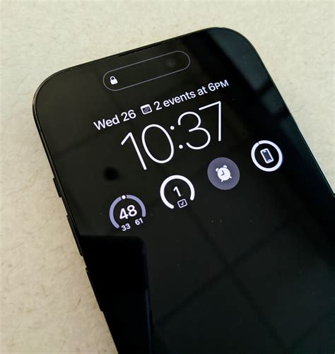 Why Are They Drawing A Border Around The Thing They Want To Hide Seems New In R Ios