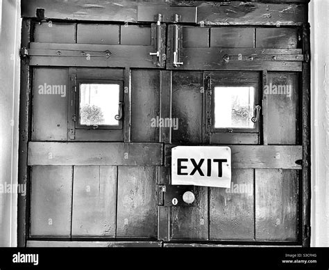 Exit Sign Doors Hi Res Stock Photography And Images Alamy