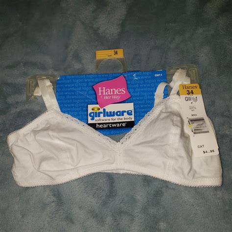 2003 Hanes Her Way Girlware Heartware Training Bra Size 34 White