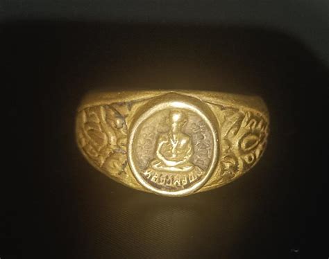 แหวนหลวงพ่อทบวัดชนแดน Ennxo