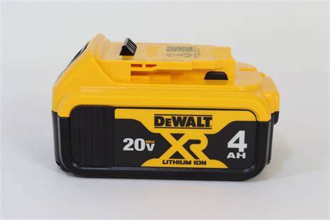 Dewalt Dcb204 20 Volt Max Xr Premium Lithium Ion 40ah Battery Pack