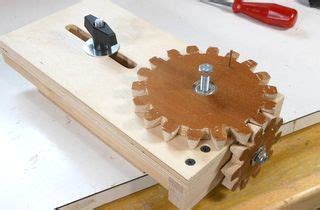 Building The Tilting Router Lift Router Lift Diy Wooden Projects Homemade Tools