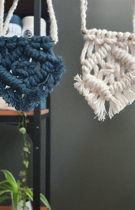 Macrame Hair Pin Knotty Bird