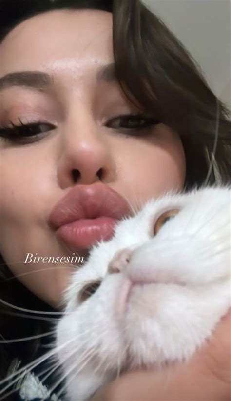 Asena Atalar Cute Friend Pictures Cute Selfie Ideas Creative