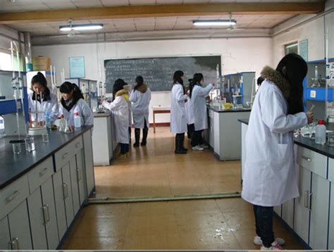 学生实验教学过程演示 实践教学 石家庄科技职业学院