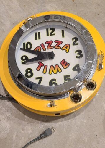 Chuck E Cheese Animatronic Clock 4612533075
