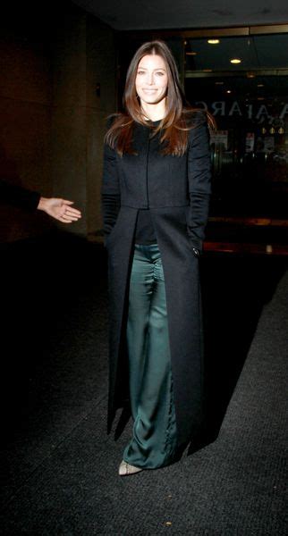 Holiday Party Outfit Idea Jessica Biel Keeps It Simple And Festive In