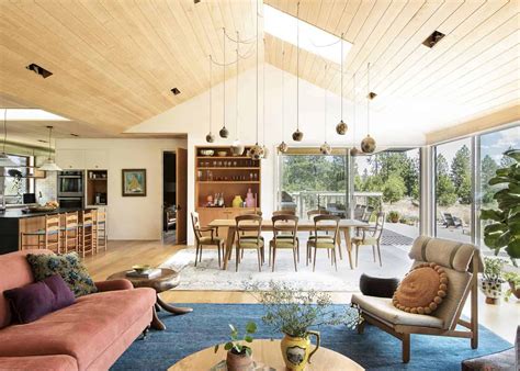 How To Hide A Ceiling Light Cord Storables