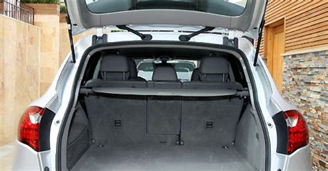 포토 뉴 포르쉐 카이엔 시리즈 더욱 넓어진 트렁크