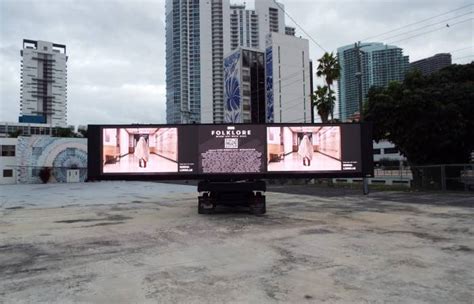 Tri Fold Led Billboard Leading Edge Led