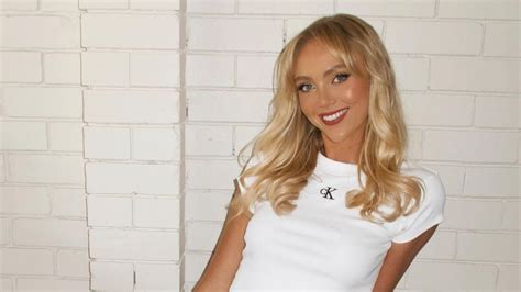 Onlyfans Star Annie Knight Plant Ihre Hochzeit Im Oktober