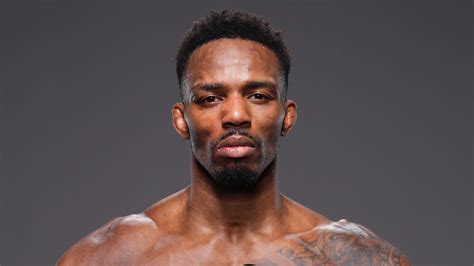 Ufc Star Lerone Murphy Shares Graphic Pic Of Himself Almost Bleeding