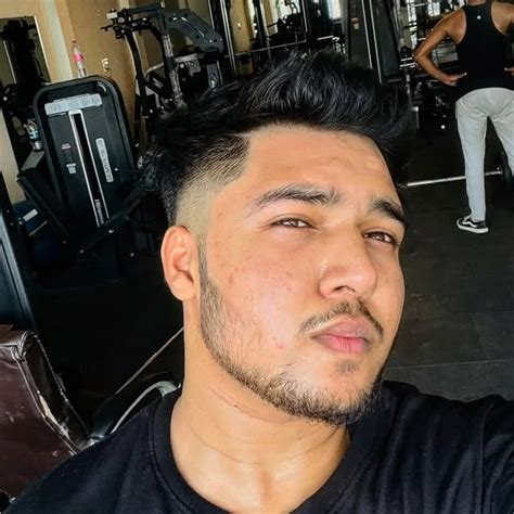 𝙑𝙖𝙞𝙗𝙝𝙖𝙫 𝙎𝙬𝙖𝙧𝙤𝙤𝙥 vaibhav swaroop threads say more