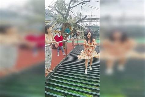 被闺蜜给坑了，我一个黄花大闺女，这不是要毁了我吗？黄花
