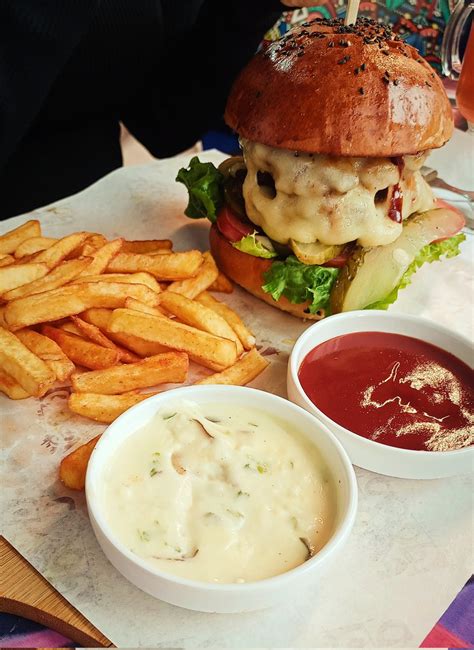 Castel On Twitter Өөдөөс хараад ийм юм идээд суугаад байдаг найз байх юмааа🤣🤣🤣🤣🤣