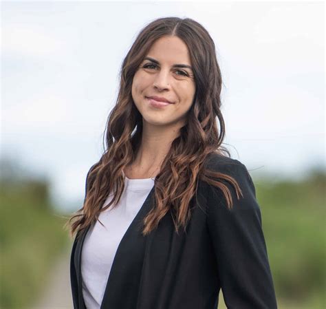 Emily Maxwell • Reunify Counselling