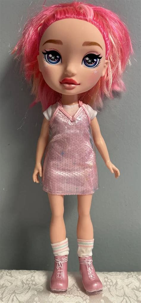 Rainbow High Surprise Pixie Rose Poopsie Surprise Roller Skates 14