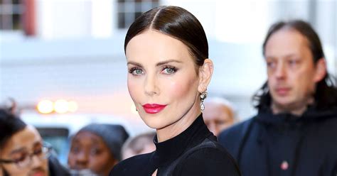 Charlize Theron Shuts Down Tv Host Who Kissed Her Interpreter
