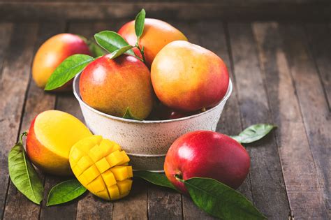 Mango: Kalorien & Nährwerte - Plantura
