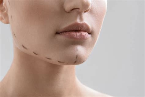 Pointy Chin Profile