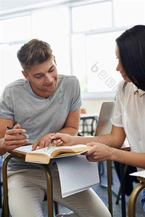 帮助同学学生帮助大学运动代表队教室图片 包图网企业站