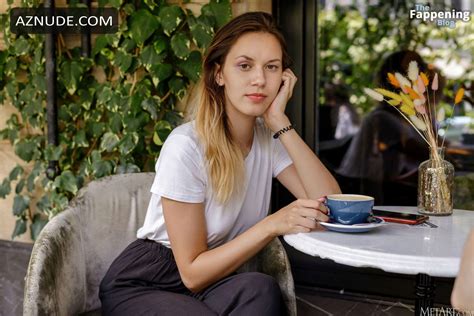 Giselle Sexy And Nude Photoshoot Posing Her Seductive Tits Ass And