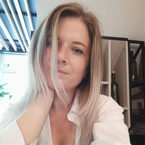 Violeta Violeta 93 Threads Say More