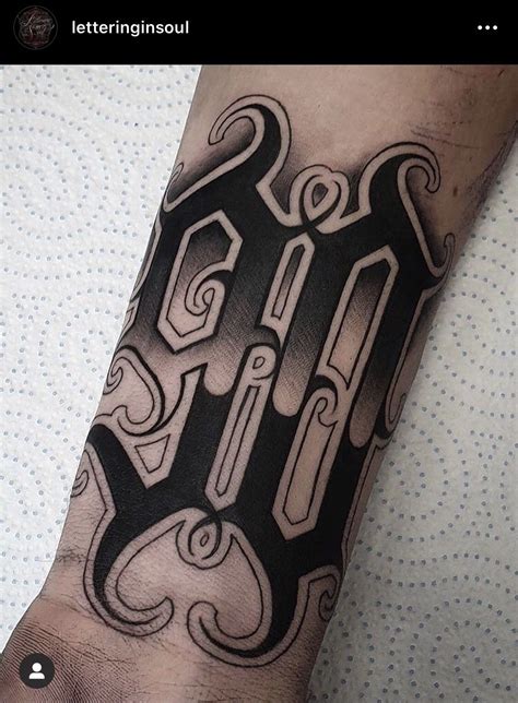 Pin De Rocket73 Tattoo Lauenau Em Lettering Tatuagem No Pescoço