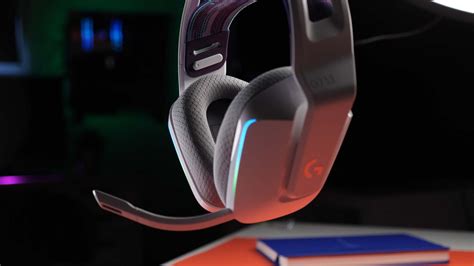 Logitech G733 Lightspeed Wireless Review