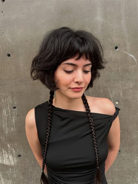 Jellyfish Haircut Trendy Edgy Haircut Making Waves