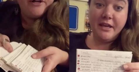 Kvinne Bruker Hjemmelaget Sex Kort For D Mme Menns Seksuelle Ytelse