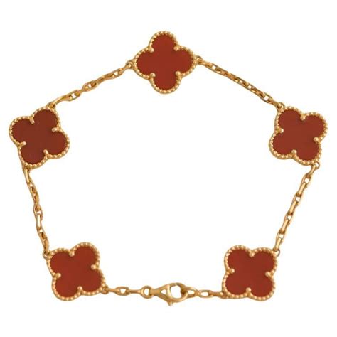Van Cleef And Arpels Chalcedony Vintage Alhambra Bracelet At 1stdibs Van Cleef Chalcedony