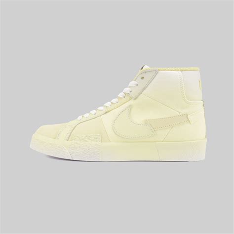 Купить Кеды Nike SB Zoom Blazer Mid PRM | DR9087-700 - в магазине Dice