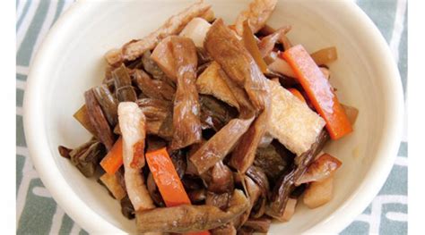 ずいき（いもがら）の煮物 Web Cocola（ココラ）｜上越・妙高・糸魚川・柏崎を楽しむweb＋フリーペーパー