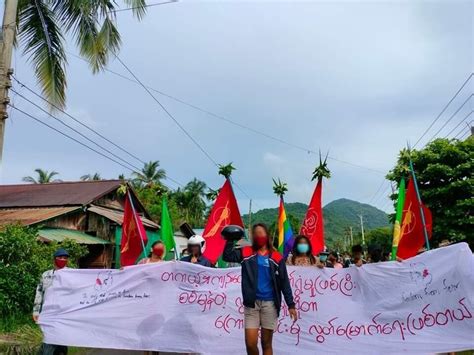 လောင်းလုံးမြို့နယ်တွင် တော်လှန်လူငယ်များက စစ်အာဏာရှင် ဆန့်ကျင်ရေး ချီတက် ဆန္ဒပြ Khit Thit Media