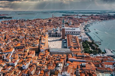 Premium Photo Aerial View Of Venice Near Saint Marks Square Rialto