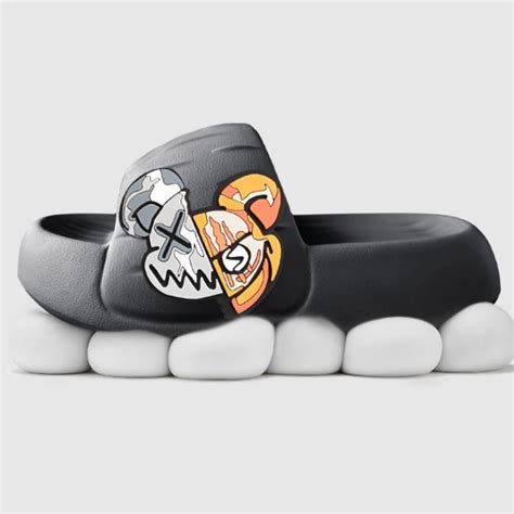 등산화 트레킹화 미끄럼방지 신발 두꺼운 슬리퍼 여름신발 캐주얼 신발 빅사이즈 샌들 비치 슬리퍼 여름샌들 남성슬리퍼 플랫폼 샌들 남자신발 빅사이즈 슬립온 스니커즈 캐주얼 신발