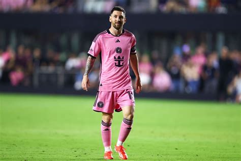 Lionel Messi Astonishingly Dubbed A Possessed Dwarf By Monterrey Coach