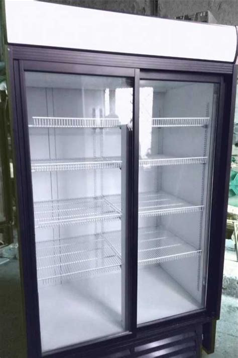 Краща ціна Вітрина холодильна шафа вітрини холодильні шкаф витрина 6 000 грн Холодильне