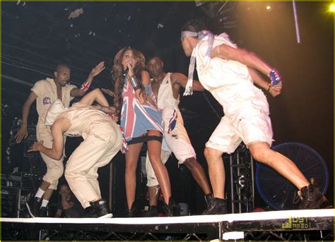 Miley Cyrus Goes Concert Crazy Photo 372383 Photo Gallery Just