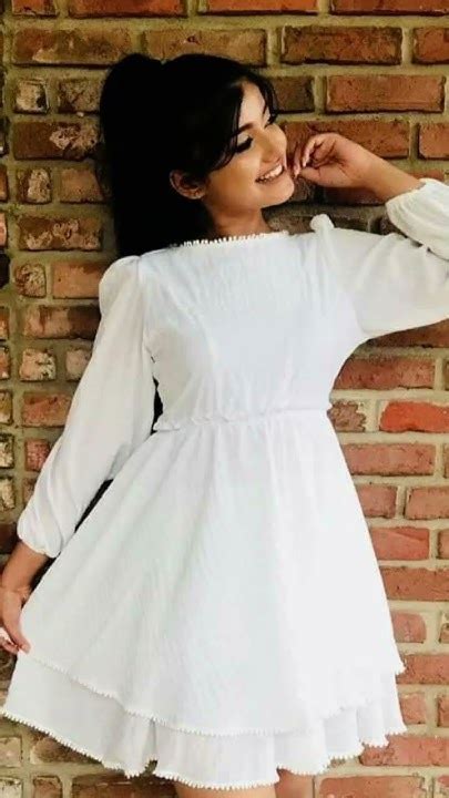 නෙත්මි රොෂෙල්ගෙ ලස්සන ගවුම් විලාසිතා💜💙 💚💛 Youtube