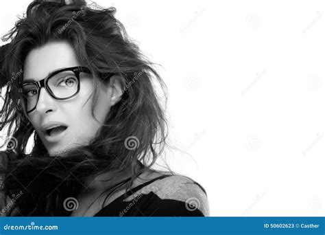 Gafas De Moda Frescas Modelo De Moda De La Belleza Girl With Eyeglasses