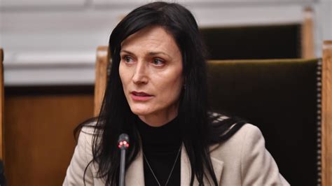 Мария Габриел е домакин на младежка конференция Общество Новини Бг