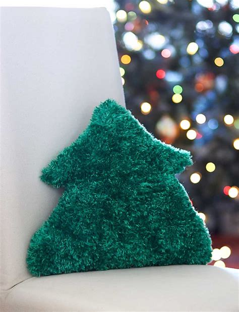 Ravelry Tree Pillow Pattern By Bernat Design Studio