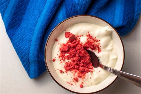 Super Easy Diy Strawberry Powder And 7 Ways To Use It