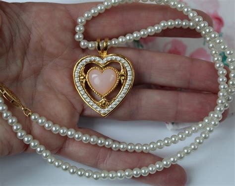 Vintage Avon 1989 Victorian Heart Necklace With Pink Cabochon Faux