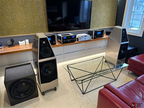 Wilson Audio Sophia 3 Desert Silver With Black Grilles Excellent