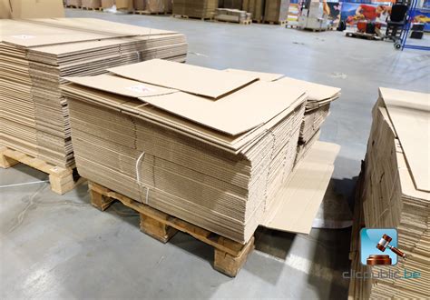 Lot De Cartons Pliés Clicpublicbe Les Ventes Publiques En 1 Clic