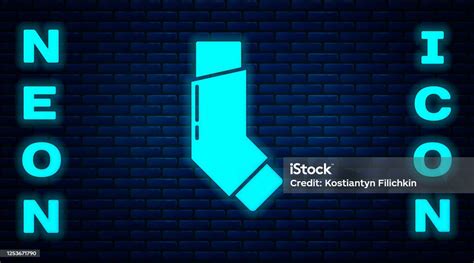 벽돌 벽 배경에 고립 된 빛나는 네온 흡입기 아이콘 기침 완화 흡입 알레르기 환자 호흡기 벡터 일러스트레이션 건강 진단에 대한 스톡 벡터 아트 및 기타 이미지 Istock