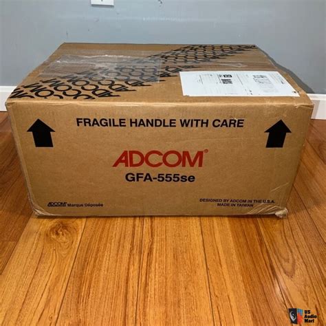 Adcom Gfa 555se Stereo Power Amplifier Rca And Xlr Gfa 555 Se For Sale Us Audio Mart